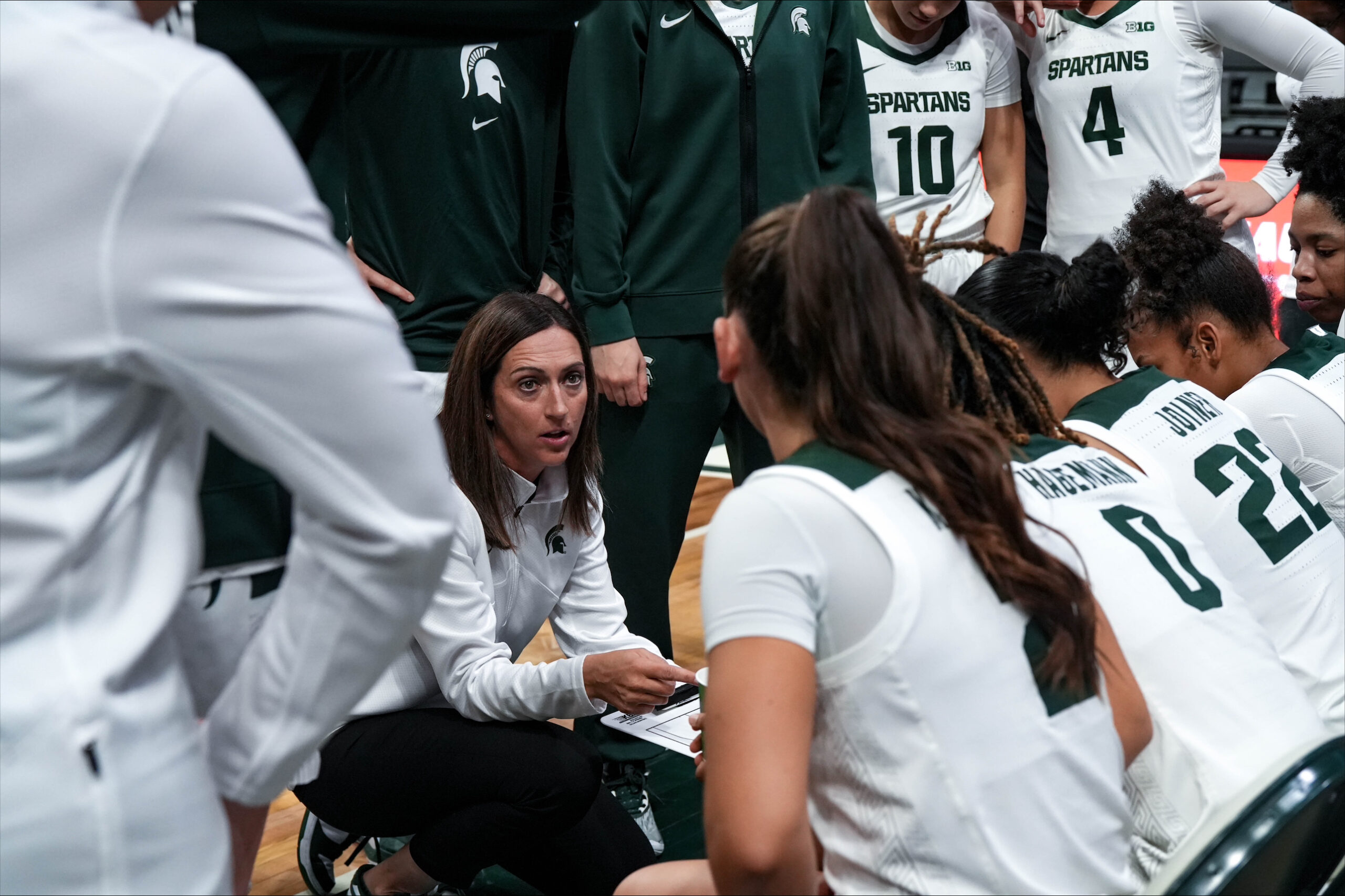 Meet a Mom: Robyn Fralick, Michigan State Women's Basketball - Greater ...