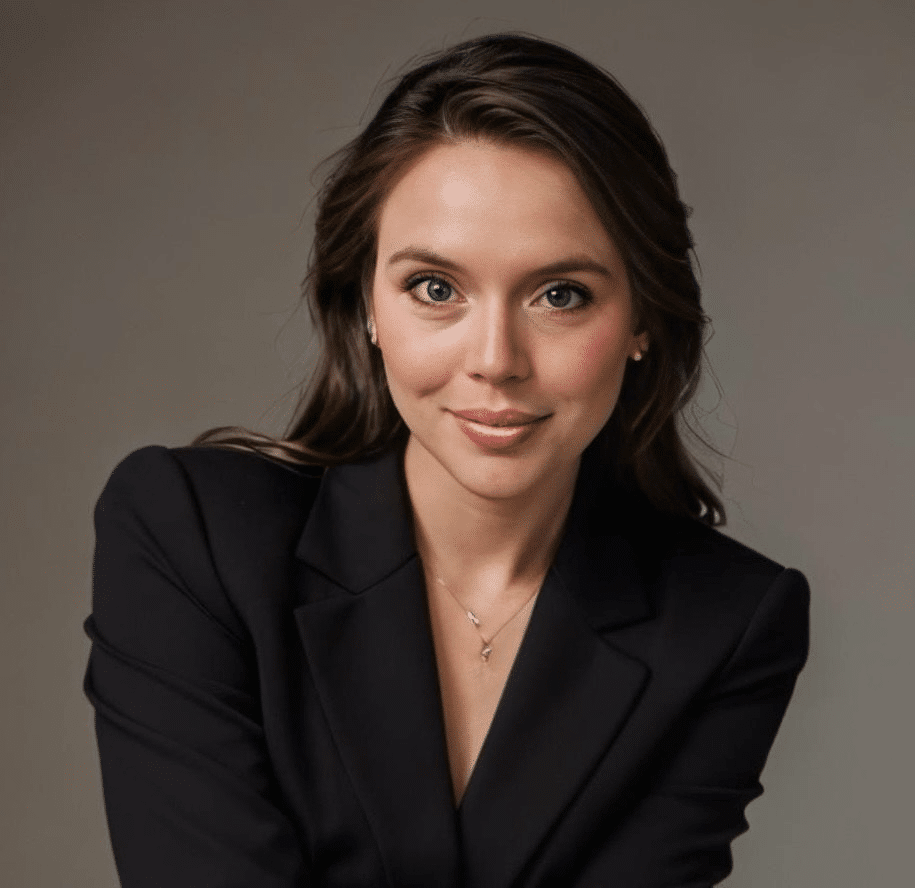 Meet a Mom: Plastic & Reconstructive Surgeon Dr. Jacqueline Ross - The ...