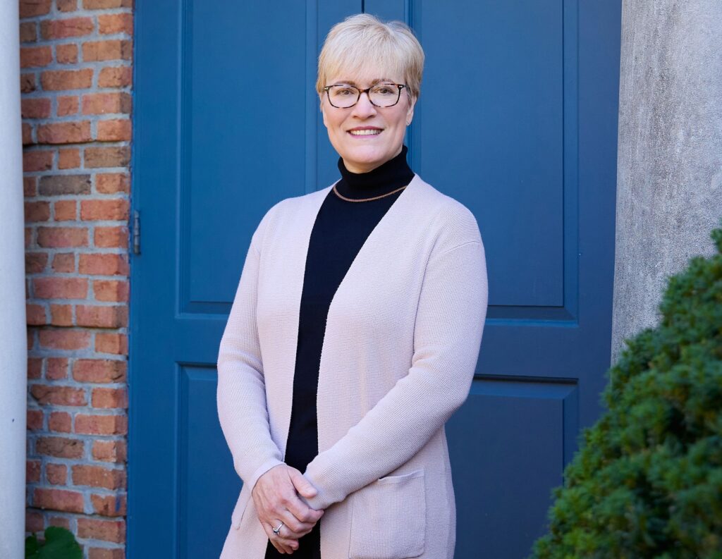 Meet a Mom: Sharon Count, Founder of the Center for Divorce Resolution ...