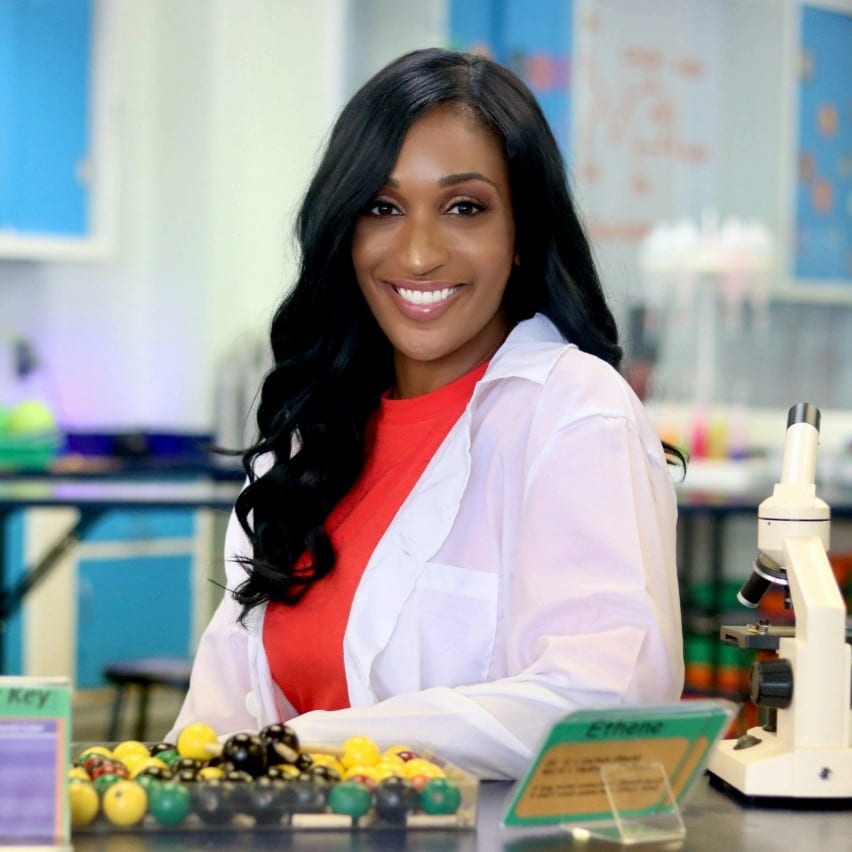 Meet a Mom Jada Robinson: Bright Minds STEAM Studio - Kingwood Moms